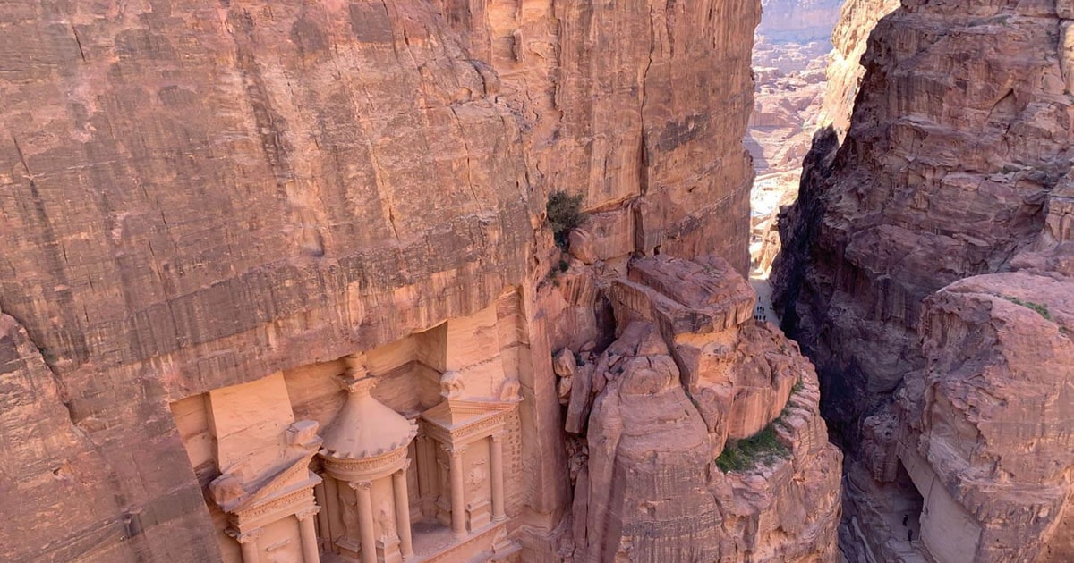 Desde Ammán: Excursión de 2 días a Petra y Wadi Rum y Mar Muerto ...