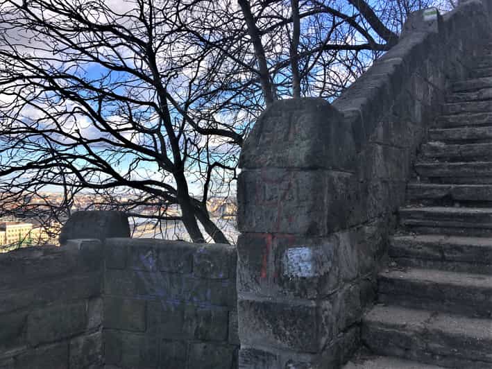 Budapest’s Gellért Hill: Self-Guided City Discovery Game | GetYourGuide