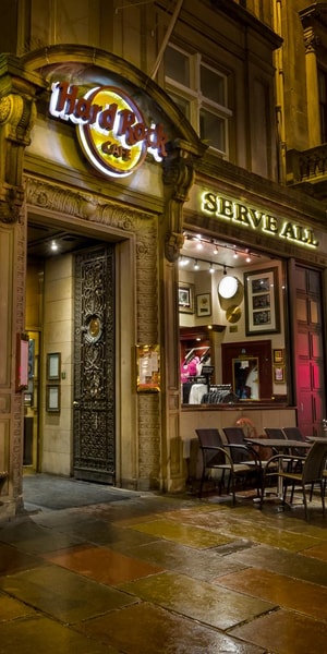 Edinburgh: Hard Rock Cafe with Set Menu for Lunch or Dinner | GetYourGuide