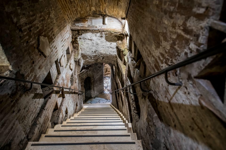 Catacombes de Saint-Calixte et voie Appienne : visite guidée | GetYourGuide