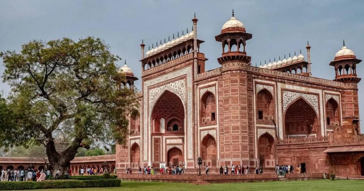 Recorrido de día completo por la ciudad de Agra con visita al Taj Mahal ...