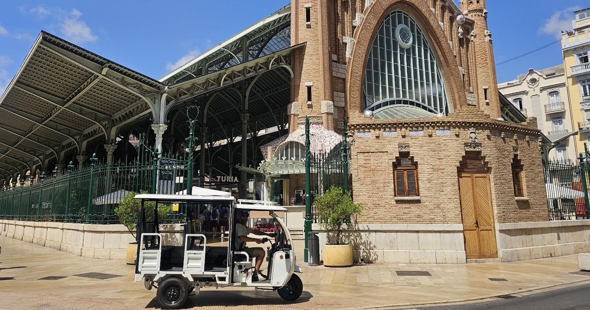 Valencia 1 uur met TukTuki: Essentiële en privétour | GetYourGuide