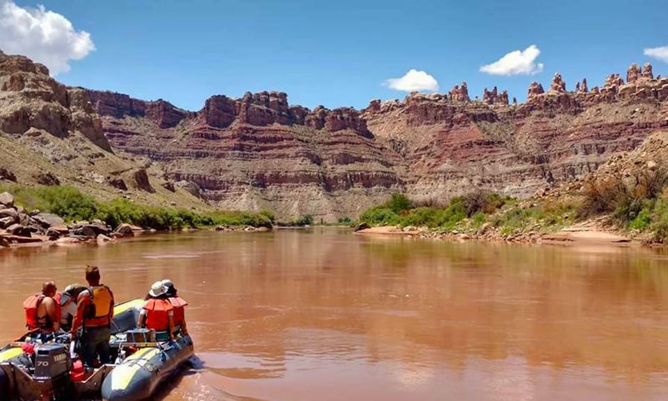 Desde Moab: Experiencia de rafting en aguas bravas en el Cañón Cataract ...