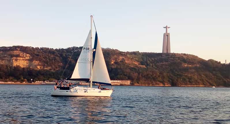 Go Sailing - Paseo en velero por Lisboa | GetYourGuide
