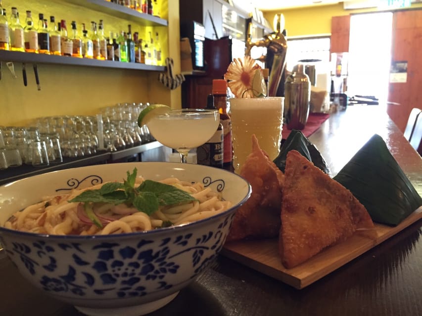 Penang: Georgetown Foodie Walking Tour med en cocktail | GetYourGuide