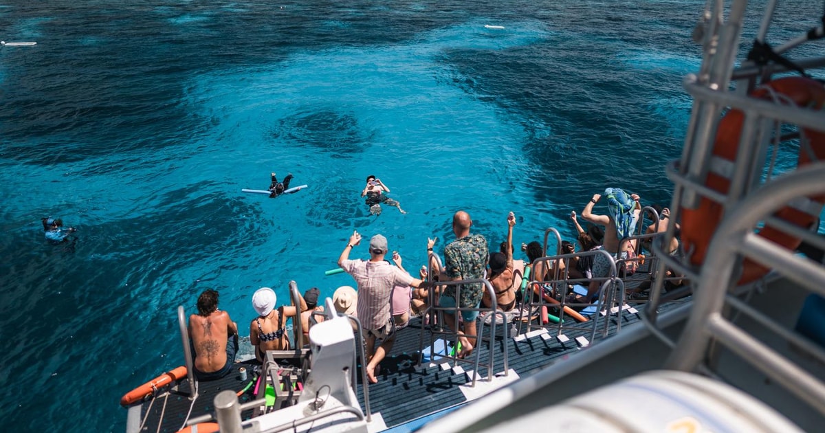 Cairns: Excursión de 2 días a la Barrera de Coral Dreamtime + Isla ...