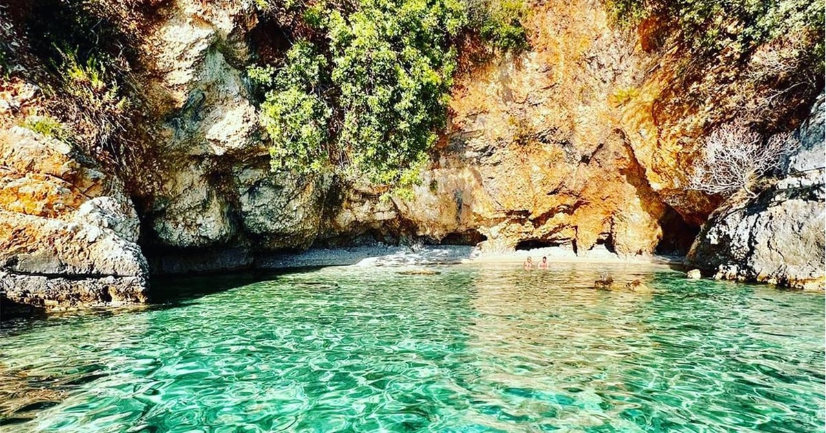 Baía de Dafina | GetYourGuide