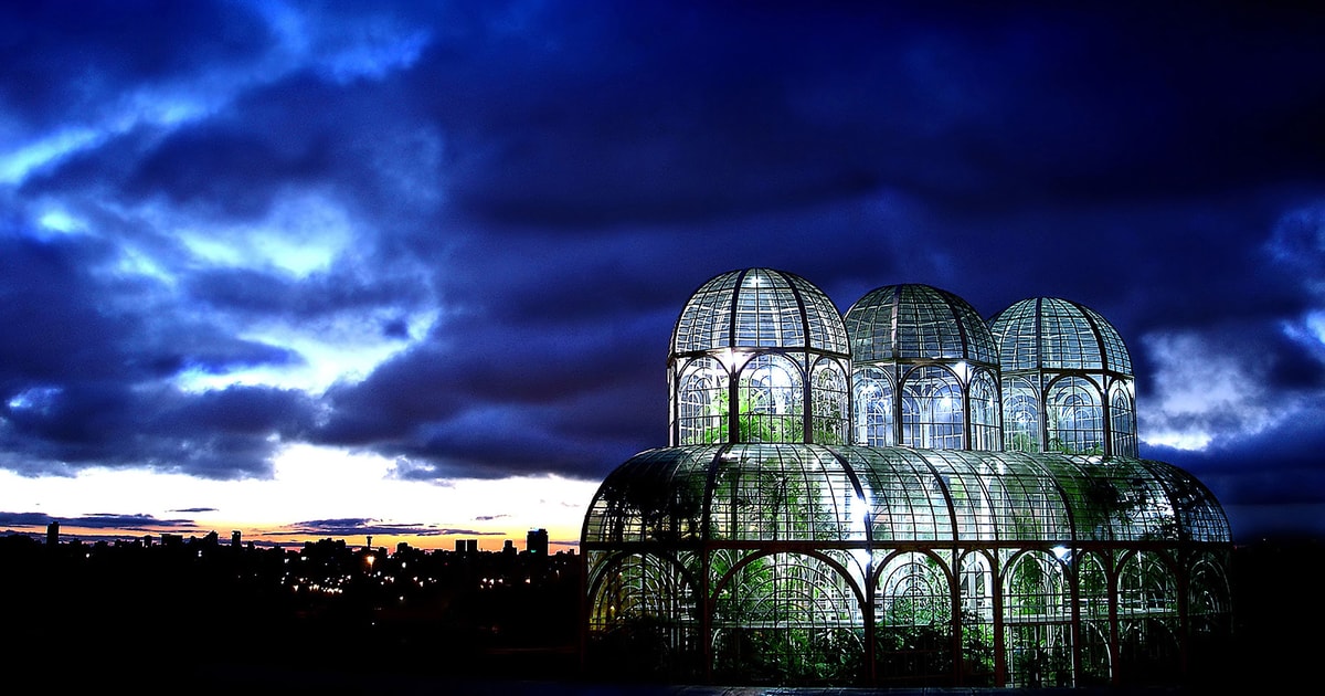 Kurytyba: 4-godzinna nocna wycieczka po mieście z kolacją | GetYourGuide