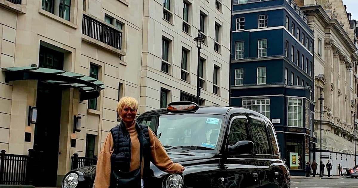 London: Monuments & Back Streets Guided Tour in Black Taxi | GetYourGuide