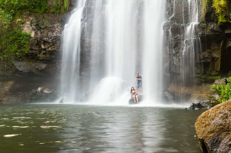 Tamarindo: Río Celeste y Cascada Llanos de Cortés | GetYourGuide