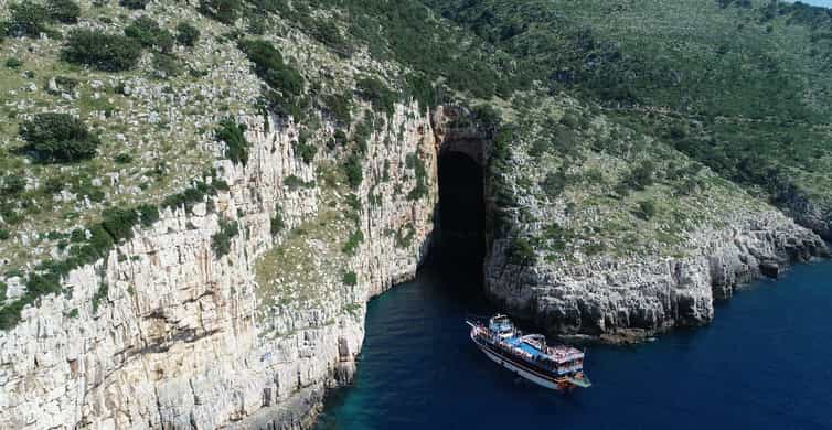 Sazan Island, Albania, District de Vlorë - Réservez des tickets pour ...