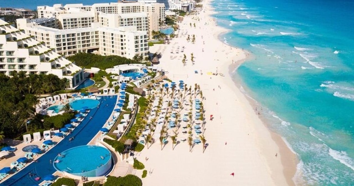 Cancun: Sightseeing-Walking-Tour mit einem ortskundigen Guide ...