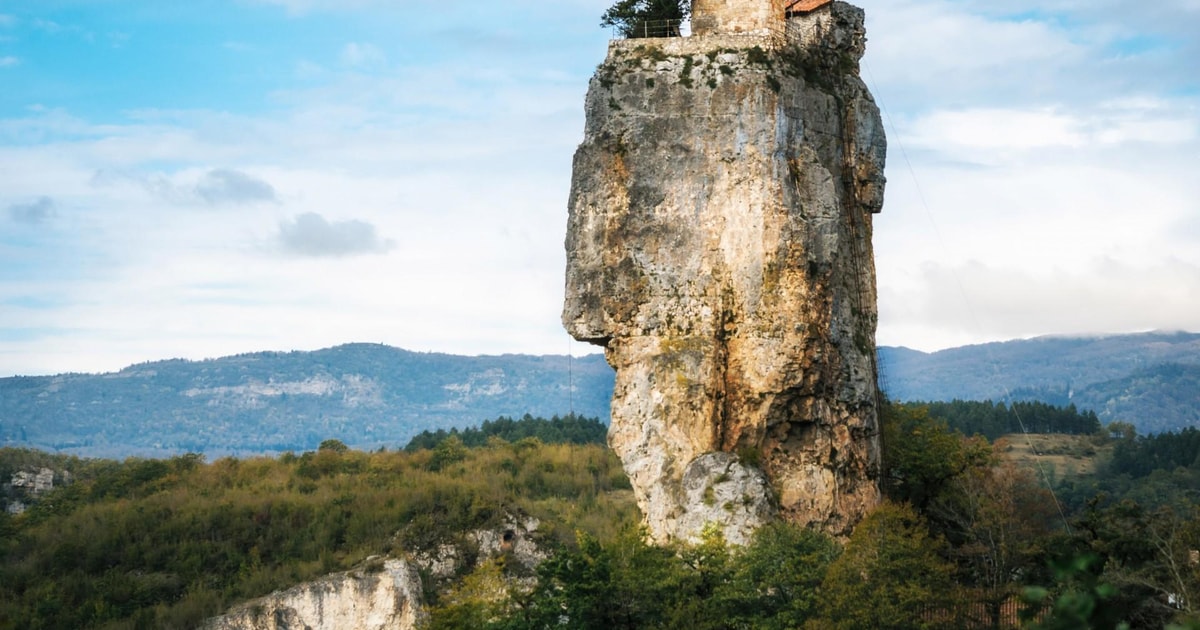 Vanuit Kutaisi: Chiatura-dagtour met Katskhi-zuil en meer | GetYourGuide