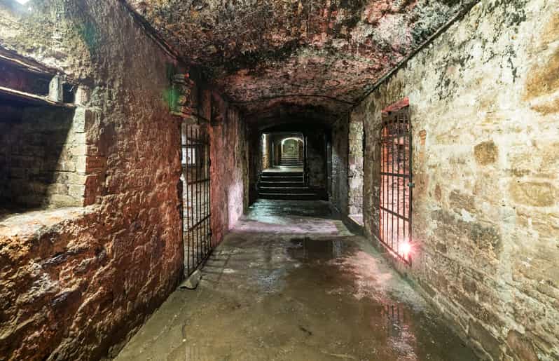 Edinburgh: Underground Vaults Tour | GetYourGuide