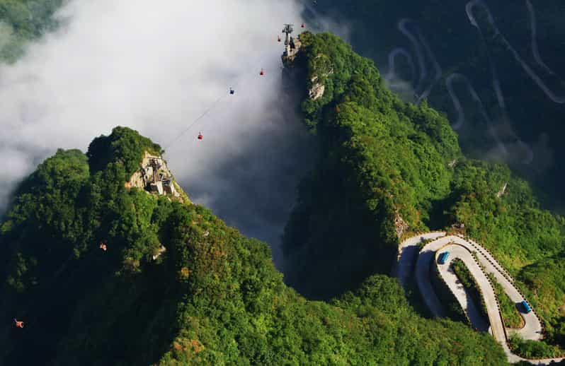 Prywatna wycieczka z góry Tianmen, Sky Walk i Glass Bridge | GetYourGuide