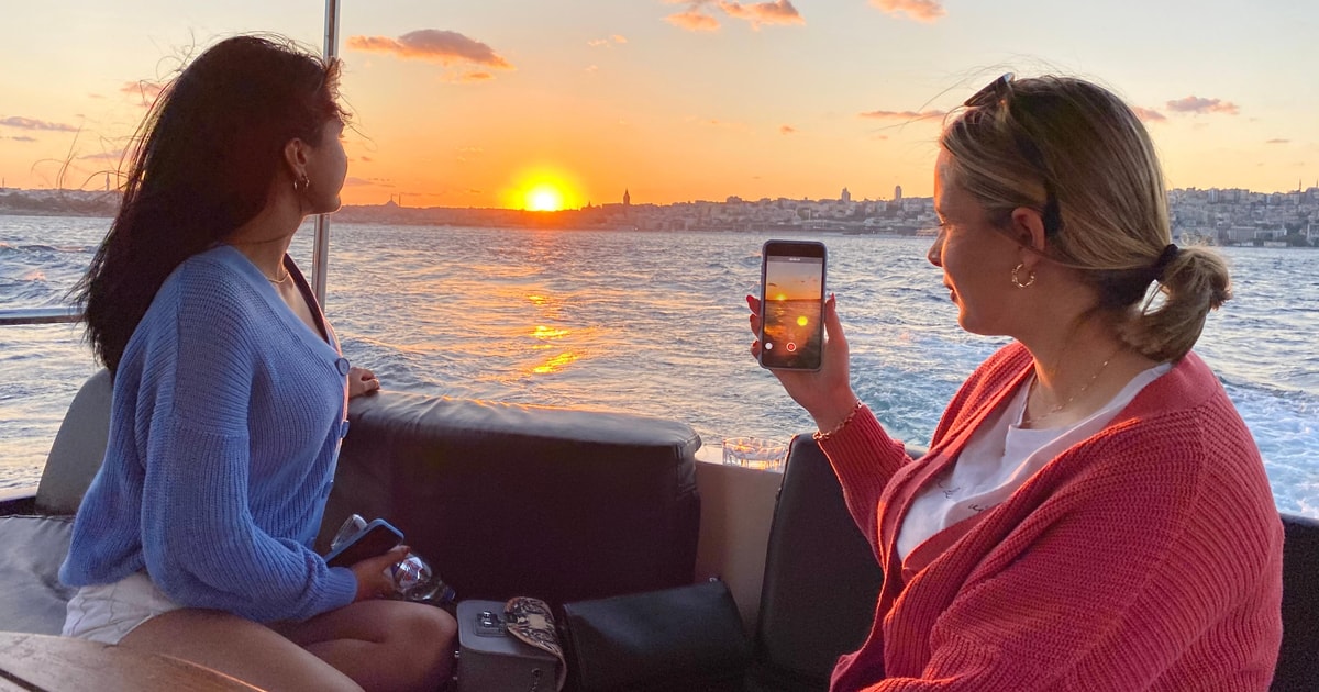 Istanbul: Sunset Luxury Yacht Cruise on Bosphorus with Guide | GetYourGuide