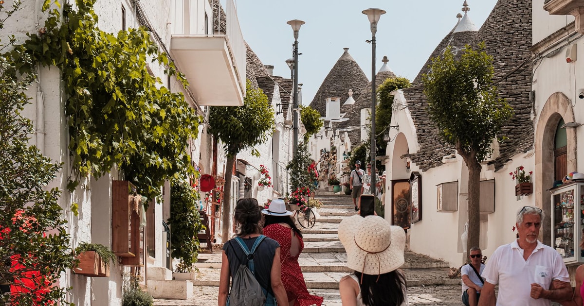 Alberobello: tour guiado a pie de 1 hora por los trulli | GetYourGuide