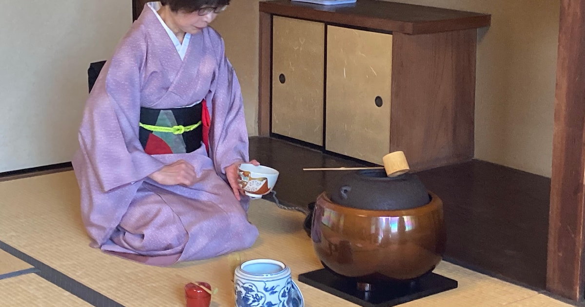Kiotas: japoniška arbatos gėrimo ceremonija tradiciniame miesto name ...