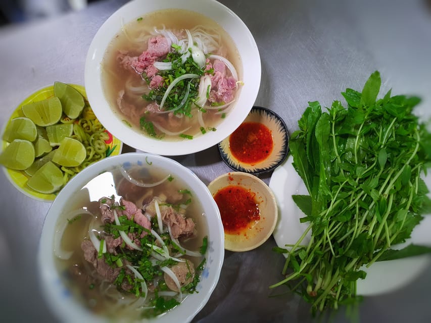 Ciudad Ho Chi Minh: comida callejera y turismo en moto | GetYourGuide