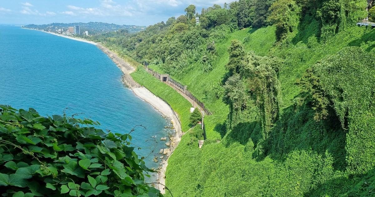 Batumi: Botanische tuin, Petra-vesting en miniaturenpark | GetYourGuide