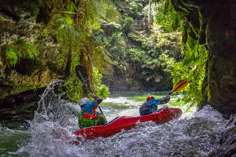 Épica excursión en kayak biplaza por las cascadas del río Kaituna ...