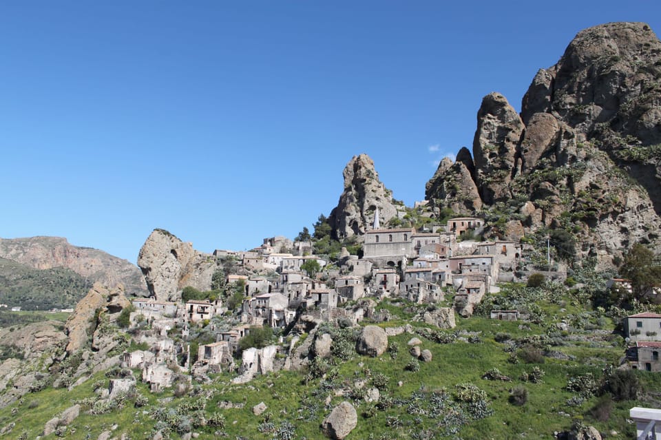 Pentedattilo: Ghost Town Private Walking Tour | GetYourGuide