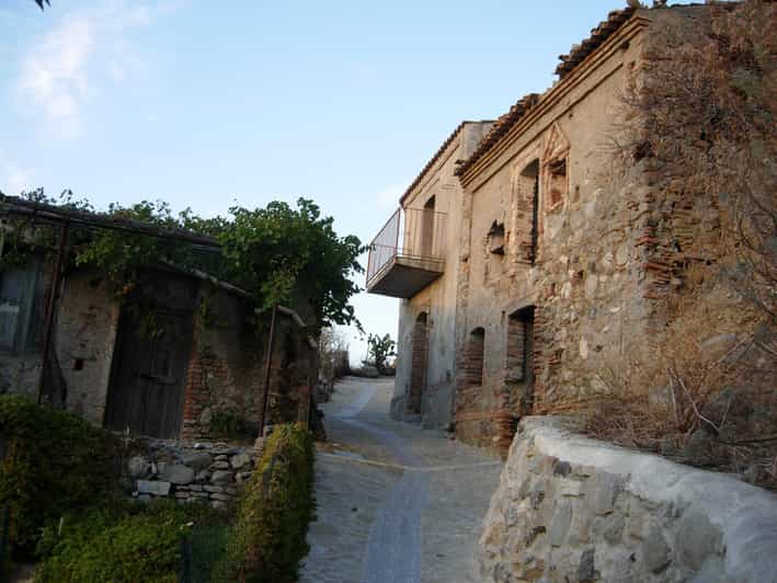 Pentedattilo: Ghost Town Private Walking Tour | GetYourGuide