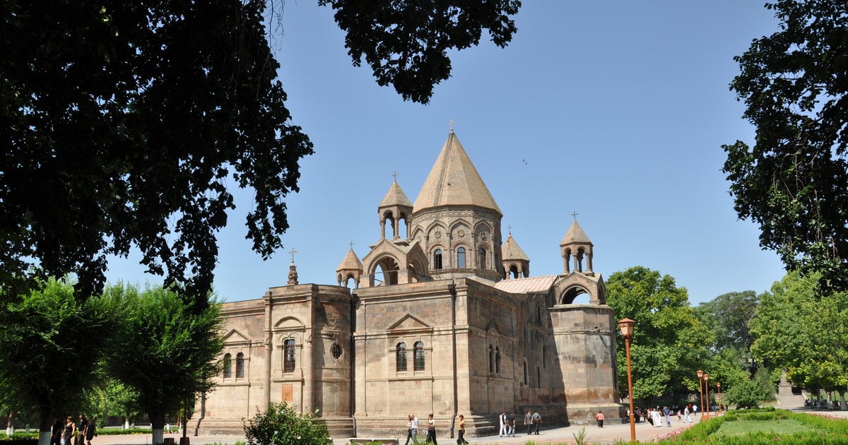 Tagesausflug: Von Eriwan zum Heiligen Etschmiadsin | GetYourGuide