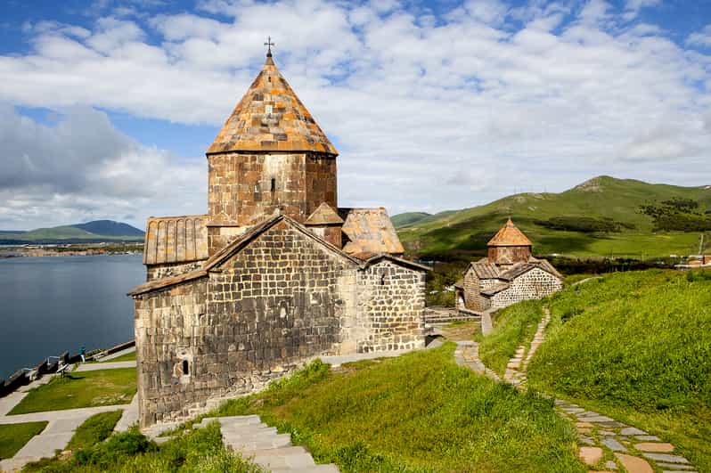 Ερεβάν: Hayravank Monastery Tour: Lake Sevan, Noratus, & Hayravank ...