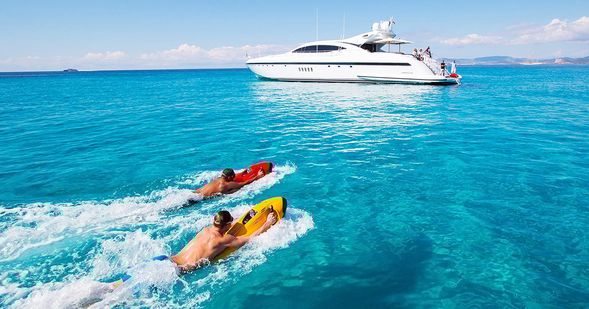 Ibiza : Tour en bateau des plages et des grottes avec des jouets ...