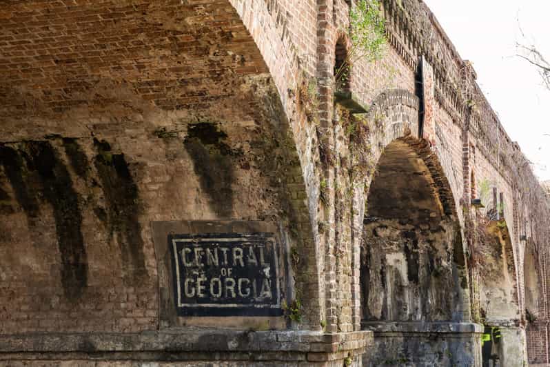 Savannah: Twilight Ghost Walking Tour | GetYourGuide