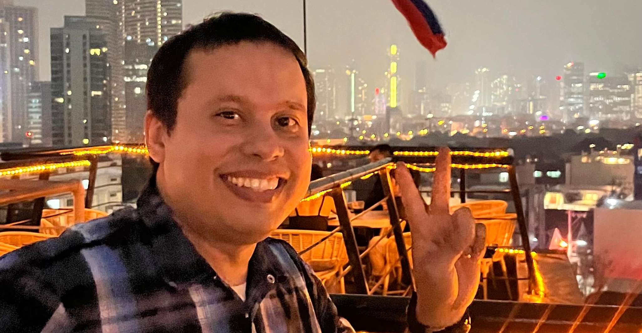 Rooftop Barhopping in Makati with Mari | Guided Tour in Makati