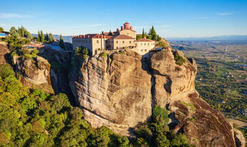 Thessaloniki: Meteora-Tagestour mit dem Zug und optionalem Mittagessen ...