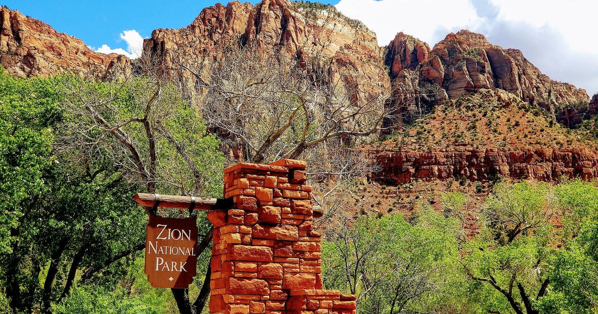 From Springdale: 4-hour Zion Canyon Scenic Hiking Tour | GetYourGuide