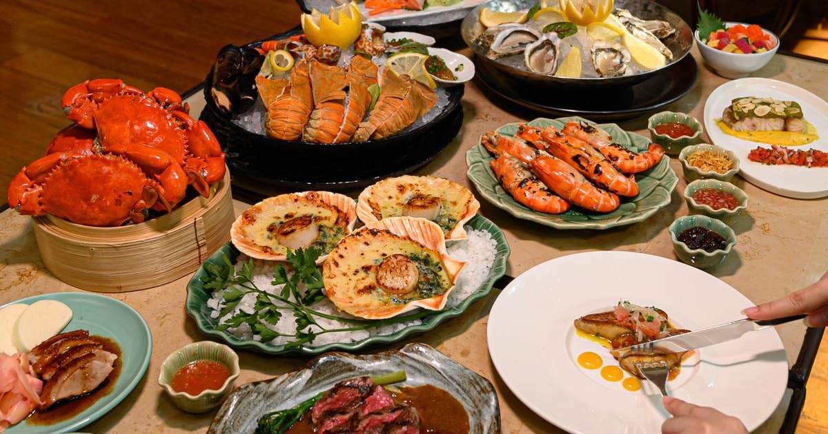 Bangkok: The Dining Room at Grand Hyatt Erawan F&B Packages | GetYourGuide