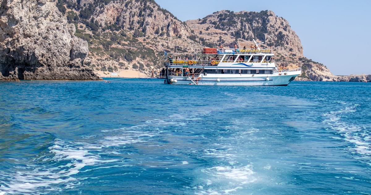 Rhodos: Ganztägige Bootsfahrt von Bucht zu Bucht an der Ostküste mit ...