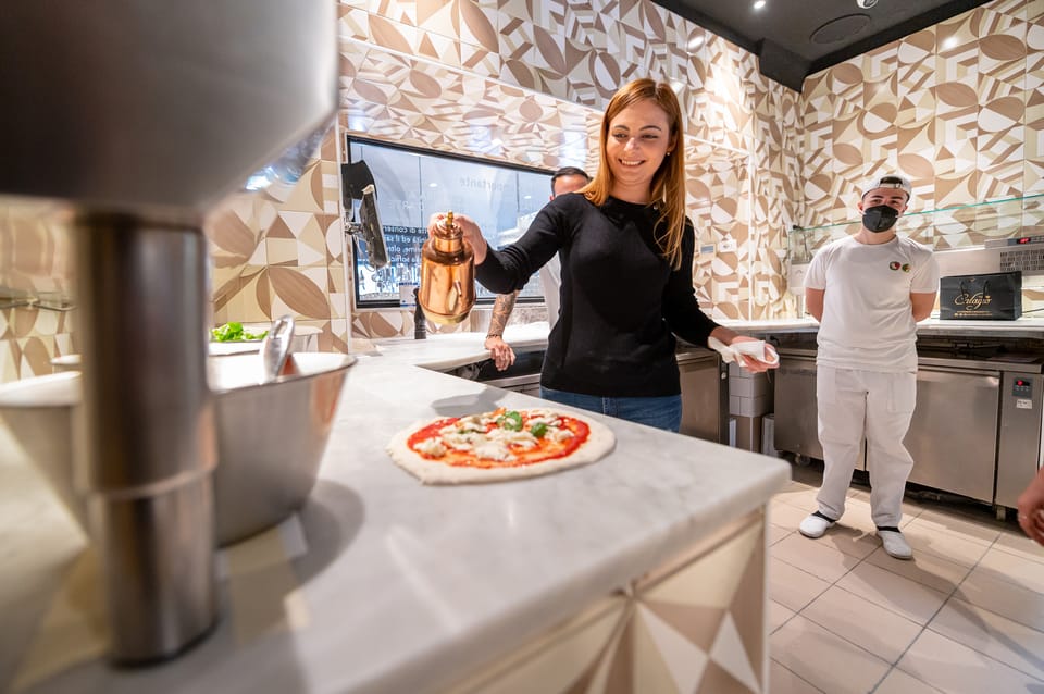 Naples: Authentic Neapolitan Pizza Making Class | GetYourGuide