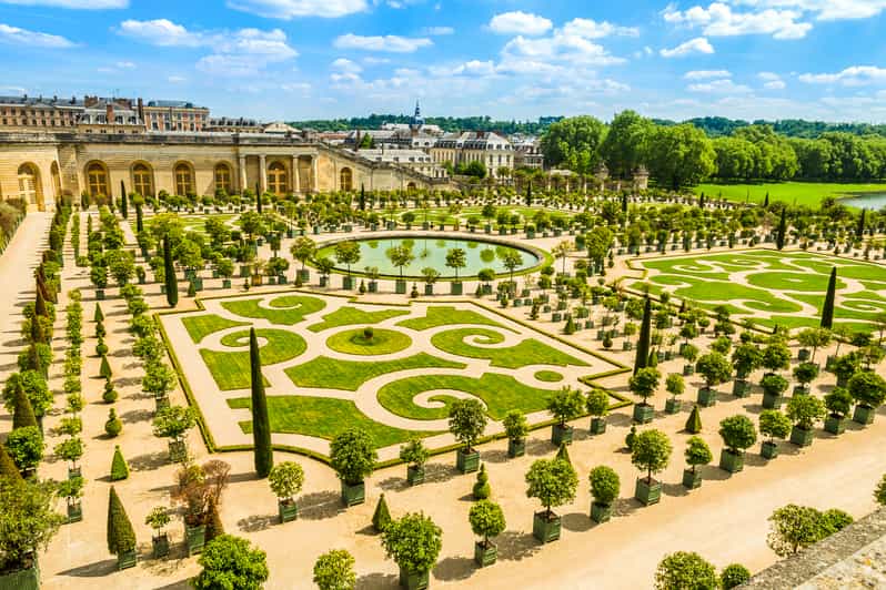 Versailles Palace and Gardens: Skip-the-Line Guided Tour | GetYourGuide