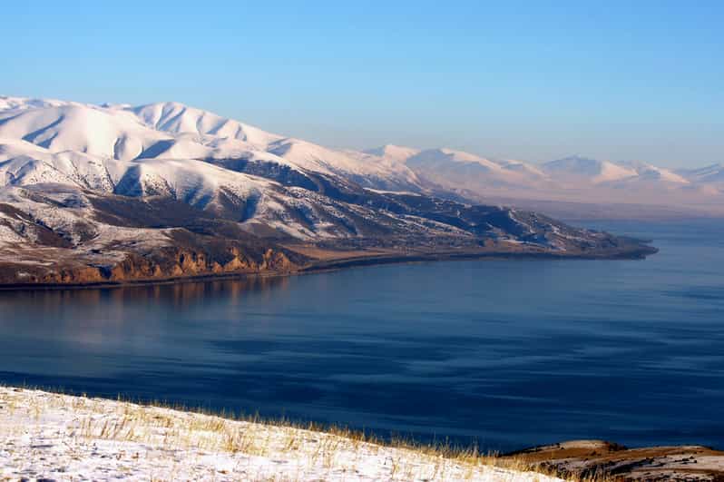 Da Yerevan: Tour guidato di Tsaghkadzor e del lago Sevan | GetYourGuide