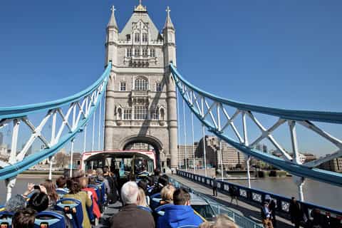 Tower Bridge i London - Bestil billetter til dit besøg | GetYourGuide