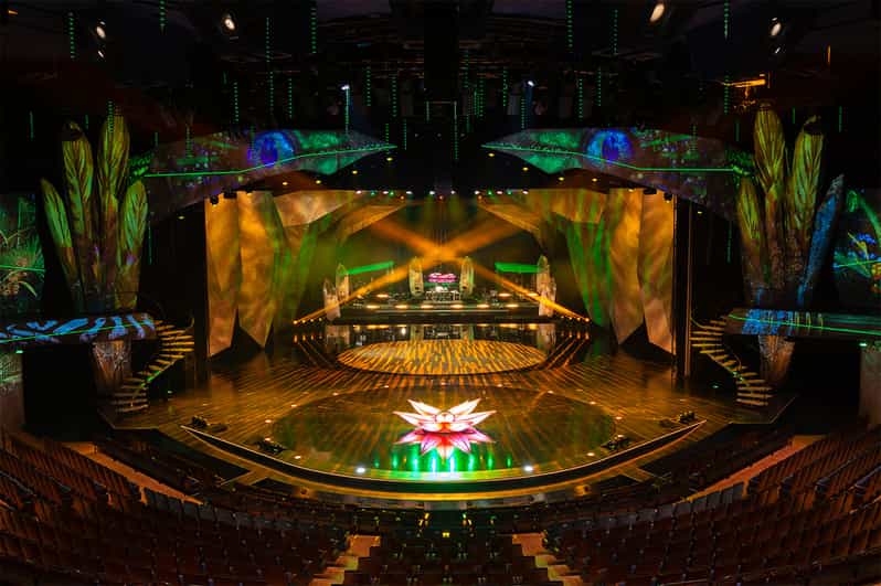 Berlin : ARISE Grand Show au Friedrichstadt-Palast | GetYourGuide