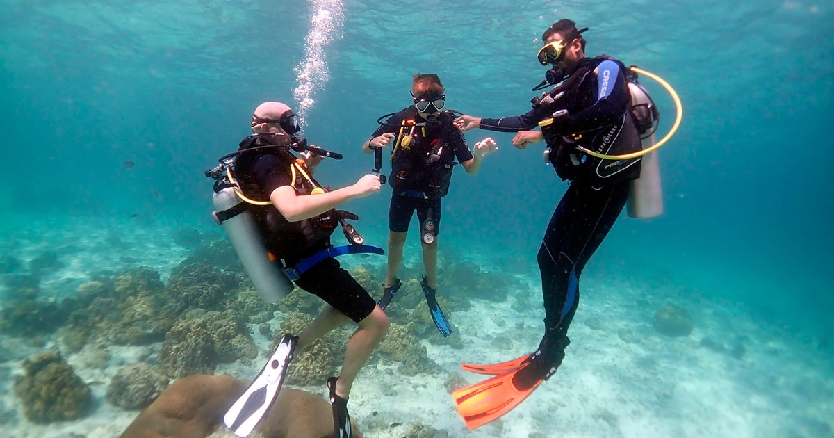 Hurgada: tour de buceo de 1 día con almuerzo y 2 ubicaciones | GetYourGuide