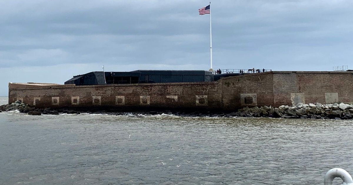 Fort Sumter: Sunset BBQ Dinner Cruise & Tour | GetYourGuide