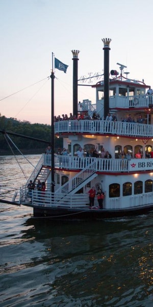 Cincinnati: Ohio River Cruise with Buffet Dinner | GetYourGuide
