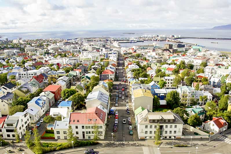 Keflavik Airport (KEF): Bus Transfer to/from Reykjavik | GetYourGuide