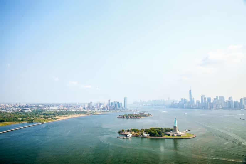 New York City: Manhattan Island Helicopter Tour | GetYourGuide