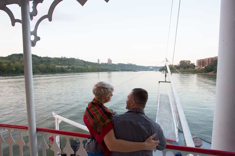 Cincinnati: Riverboat Cruise with Lunch and Entertainment | GetYourGuide