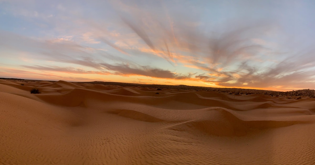 Wüste Sahara: 2-tägige Tour mit Essen und einer Nacht im Zelt ...