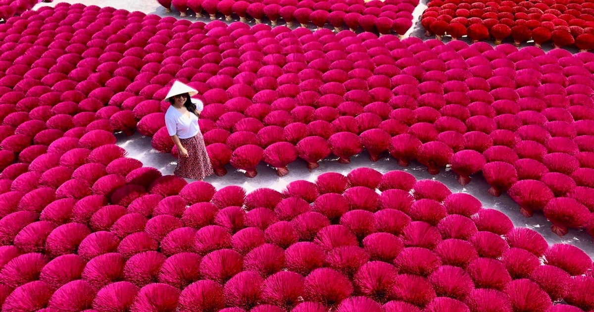 Ha Noi: Private Quang Phu Cau Incense and Hat Making Village | GetYourGuide