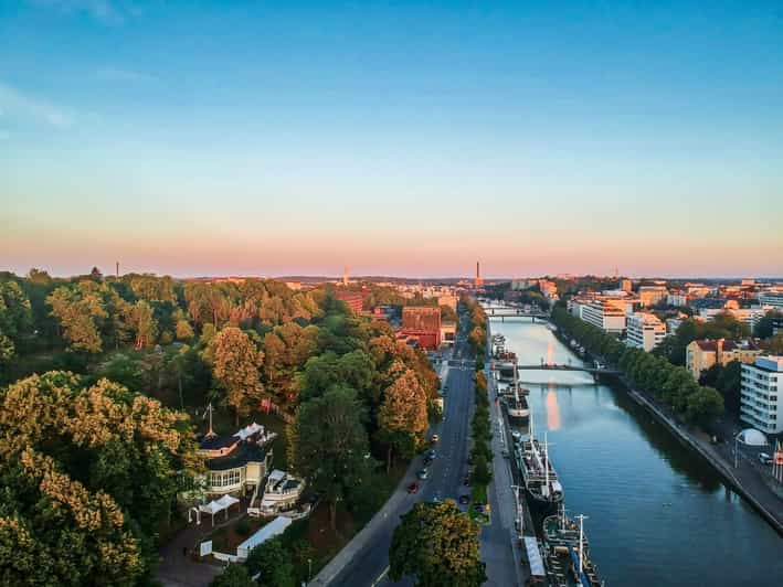Turku: tour guiado romántico a pie de 2 horas | GetYourGuide